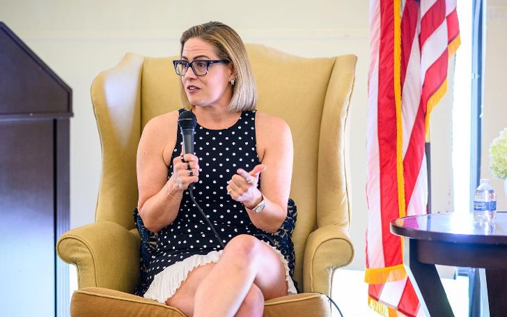Kyrsten Sinema: Single in 2023, Bisexual Senator's Past Marriage ...