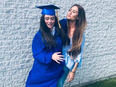 The 100 actress Lola Flanery Net Worth, Boyfriend & Bio - Age, Height ...