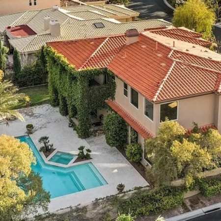 Vince Neil's Net Worth: Discover the Assets Owned by the Rock Legend